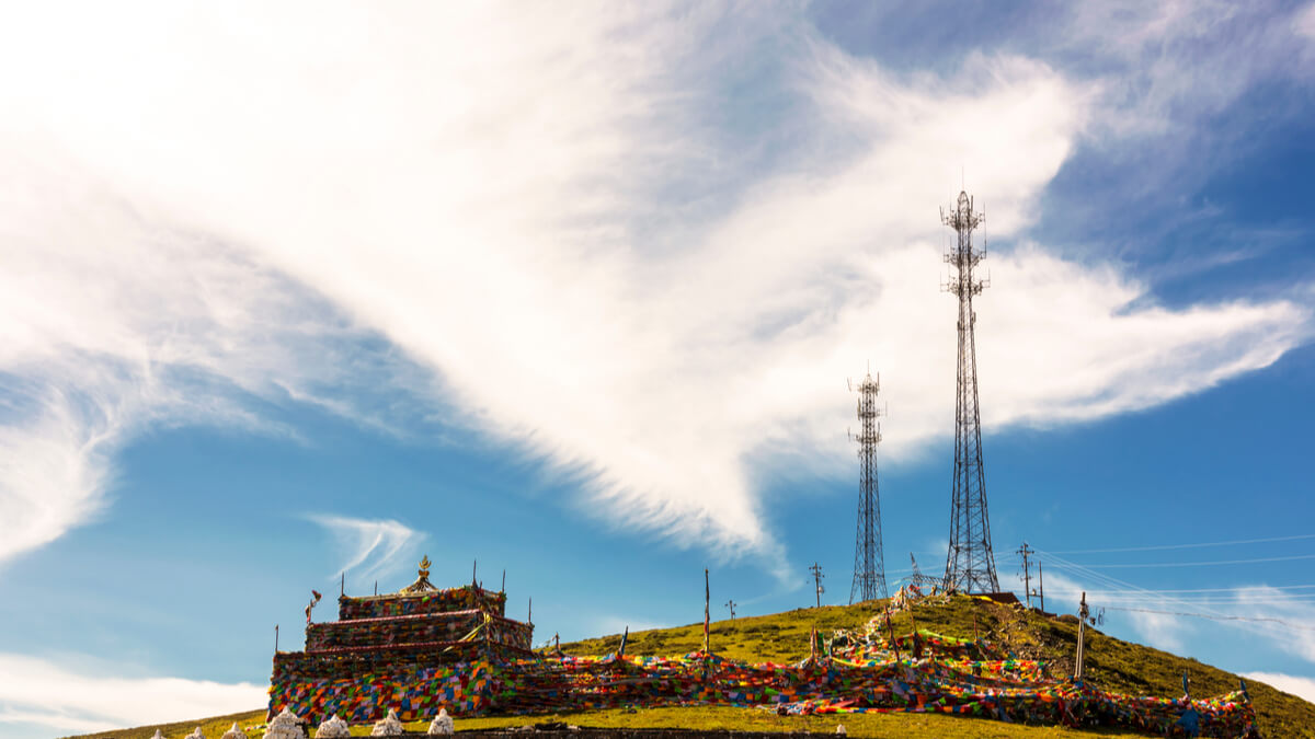 Connecting the unconnected: closing the digital divide in rural areas ...