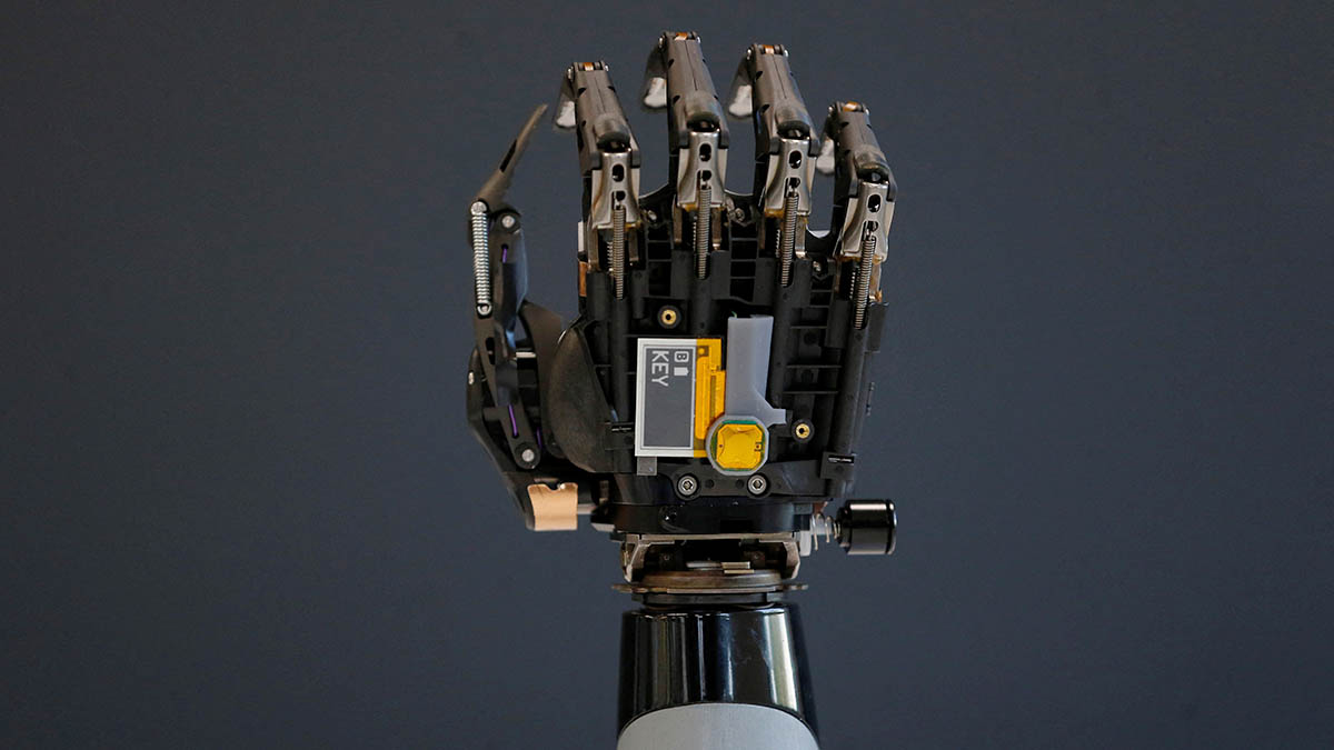 Bionic Hand Can Be Updated with New Gestures, Anytime, Anywhere ...