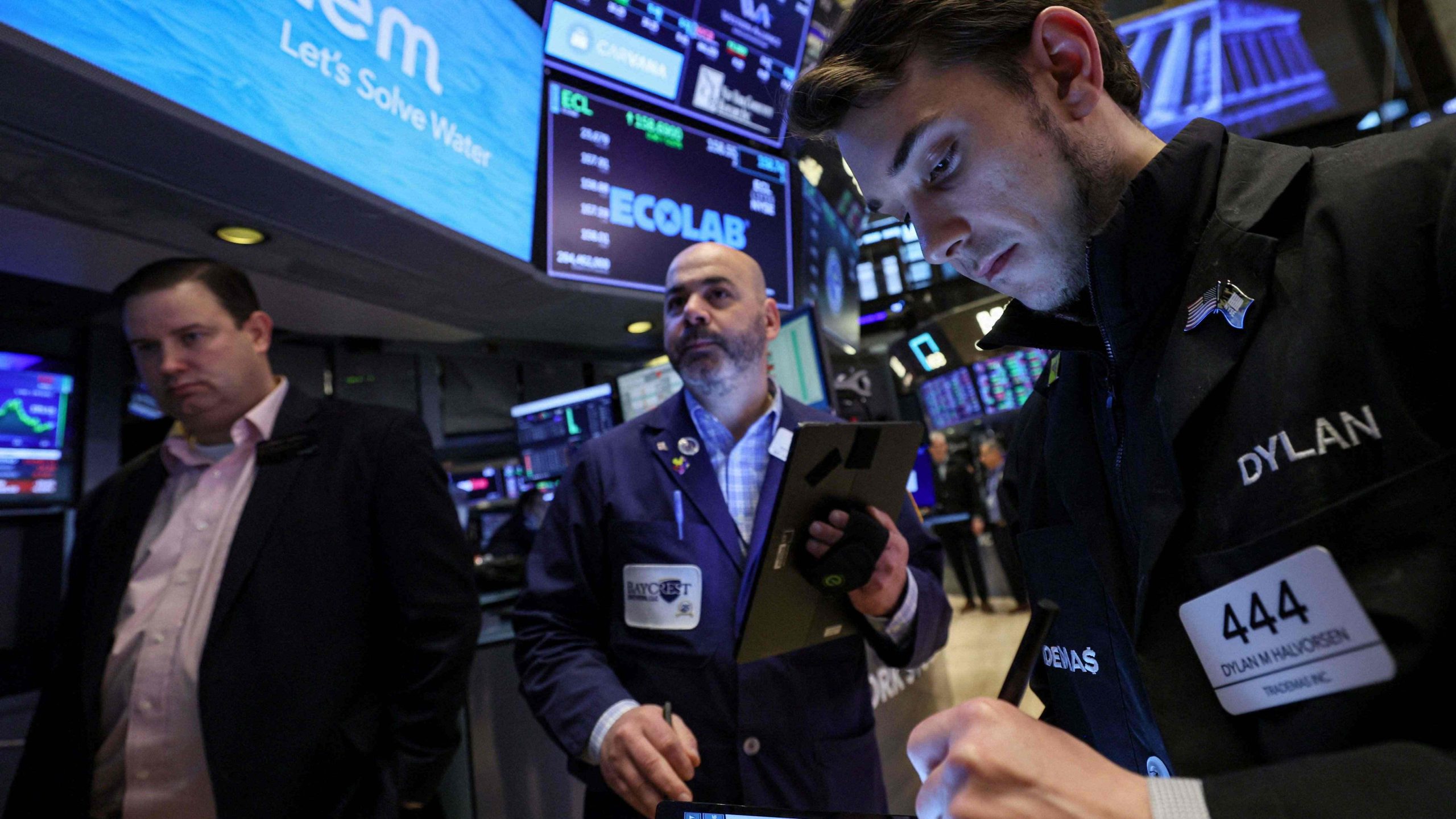 Wall St Equities Gain, Treasury Yields Rise as Bank Worries Ease ...
