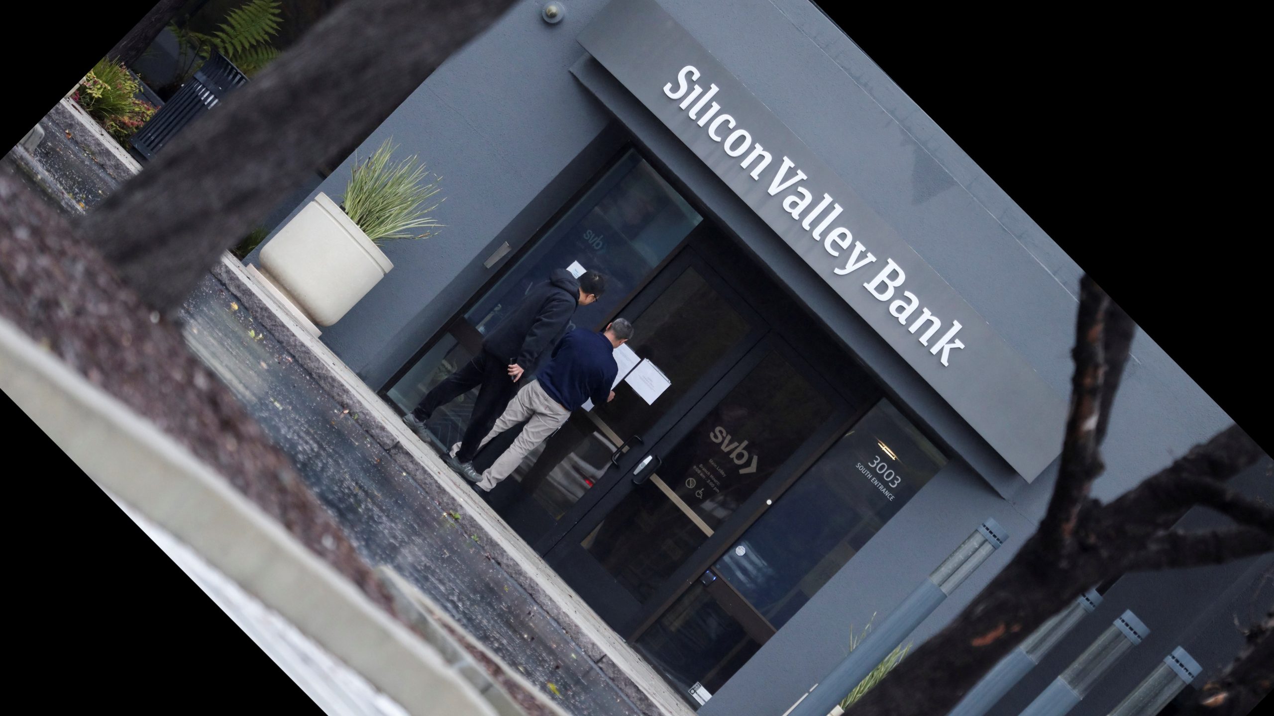 Explainer - What Caused Silicon Valley Bank's Failure? - Inside Telecom