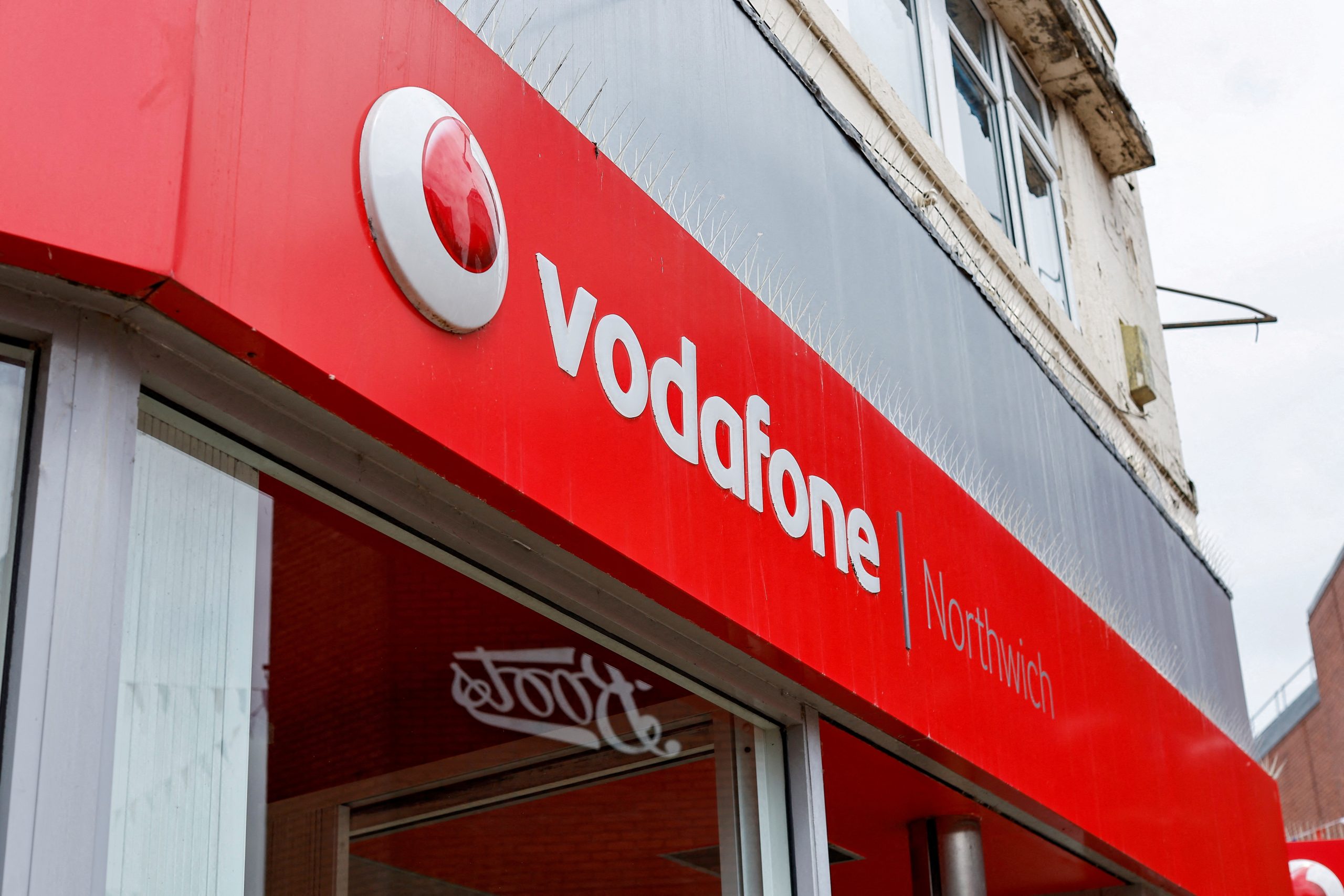 Vodafone and Microsoft sign $1.5 billion deal for AI, cloud and IoT ...